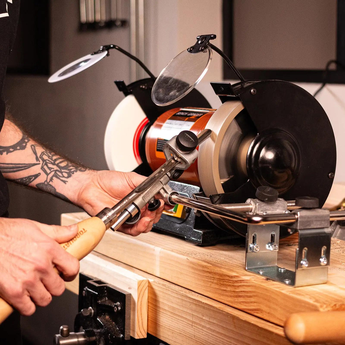 Water Stones vs Wet Stone Grinders vs Slow Speed Bench Grinders - Whic ...